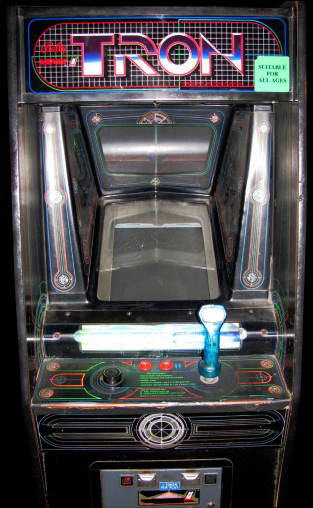 Issue #39 The Iconic Arcade Game: Tron - 80's Classic Arcade